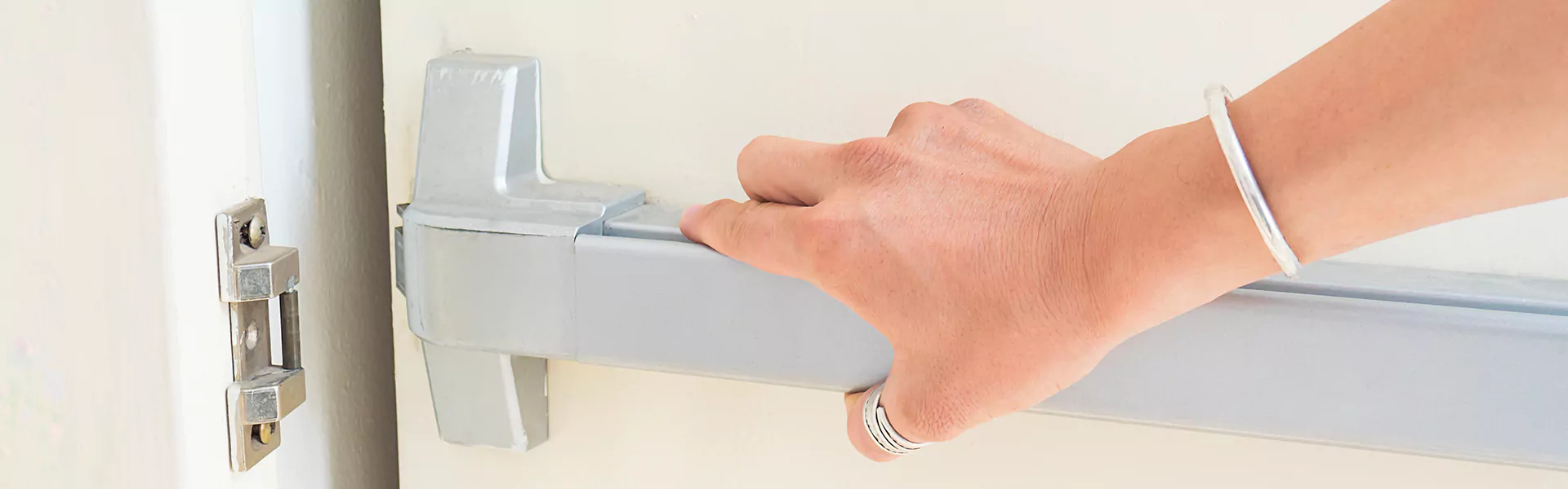 Push Bar Installation Ottawa - Door Push Bar