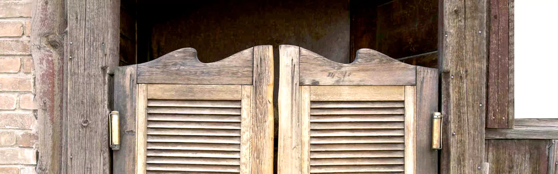 Expert Saloon Door Installation In Ottawa - Saloon Door Repair